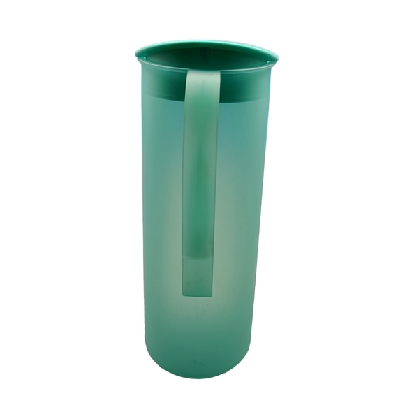 Tupperware | Kitchen | Tupperware Impressions 2 Quart Slimline ...